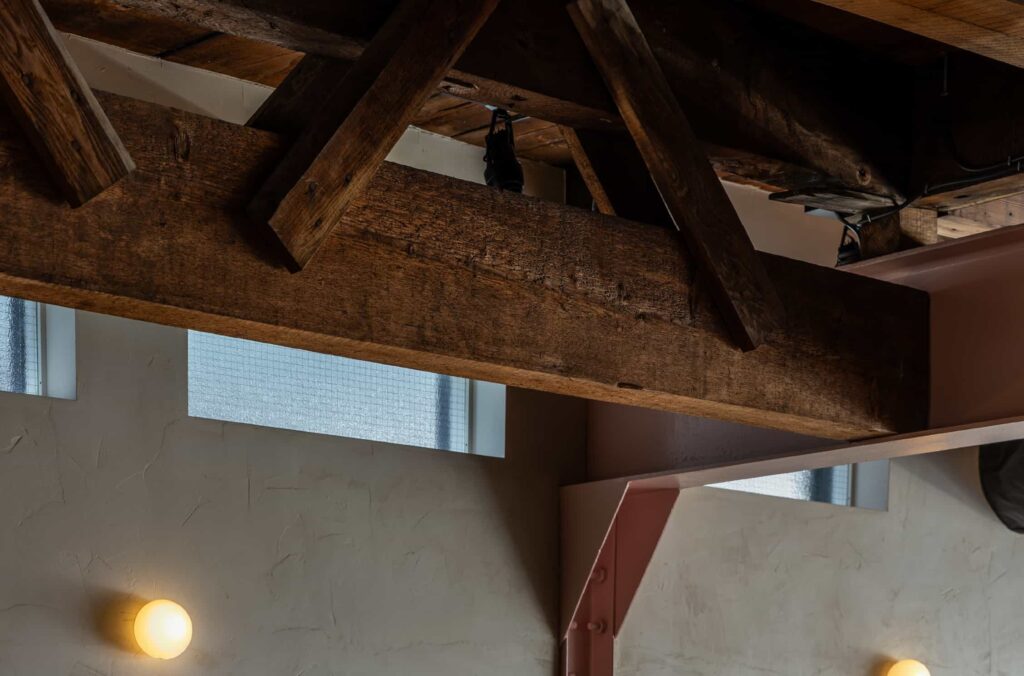 ALILU AMOA – LIGHTS